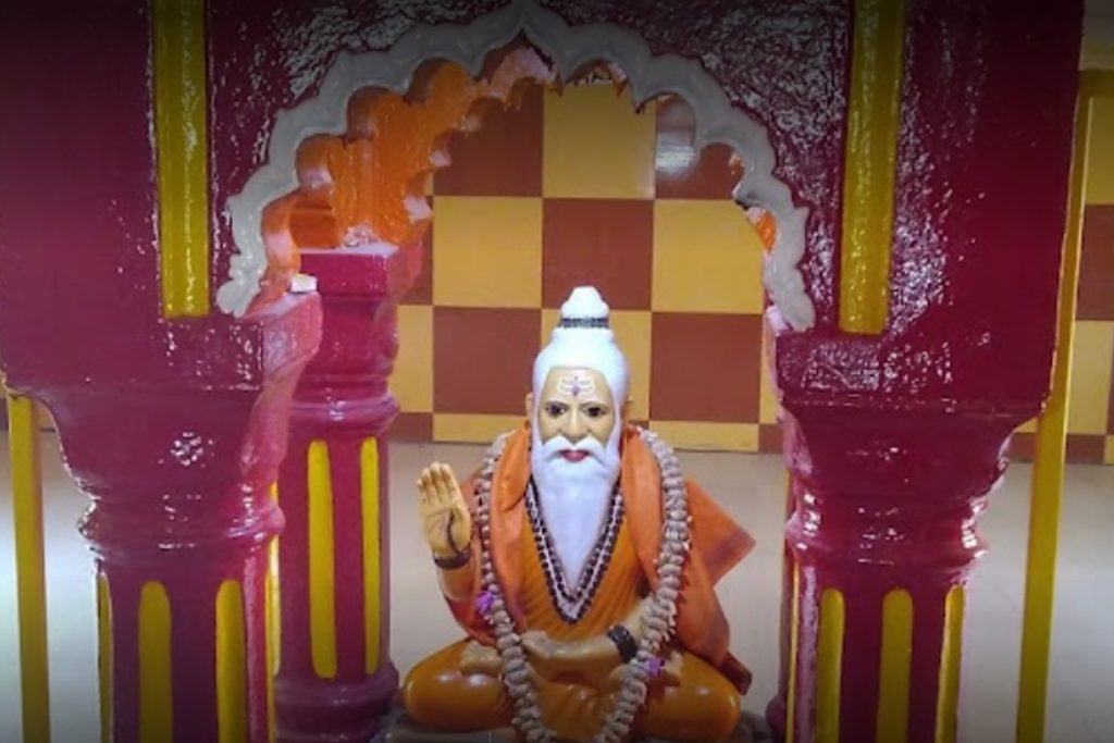 Shri. Nipatniranjan – Marathwada Tourism Development Chamber (MTDC)